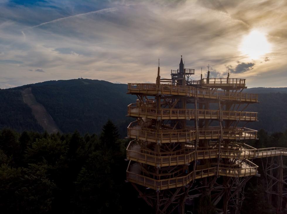 Najwyższa drewniana wieża widokowa projektu Polaków! - Architektura-murator Najwyższa drewniana wieża widokowa projektu Polaków! - Architektura-murator